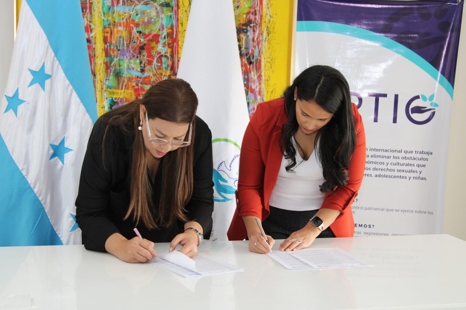 CONADEH y OPTIO firman convenio para promover la defensa de los derechos sexuales y ...